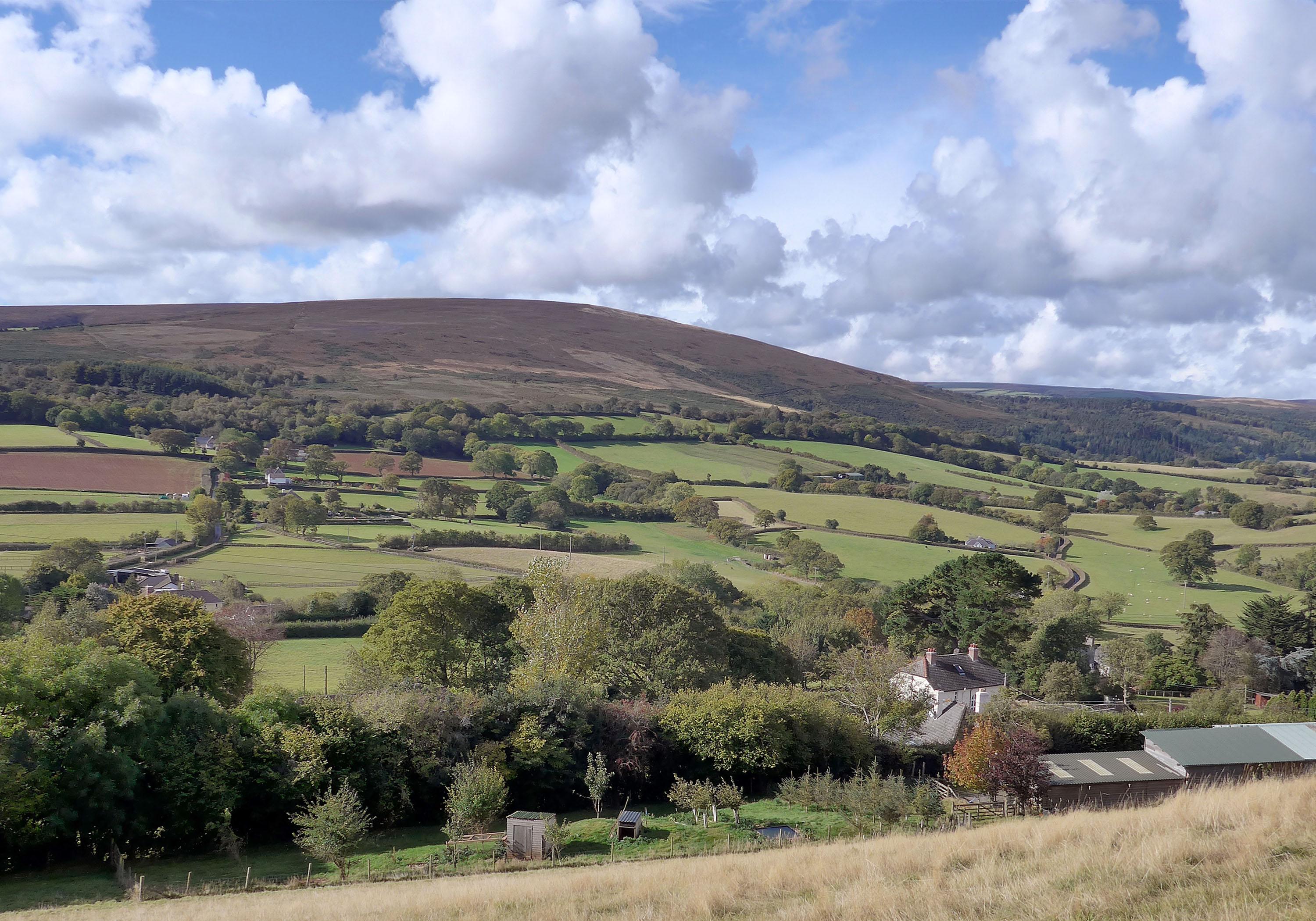 WC looking to Robin hOW – Wootton Courtenay